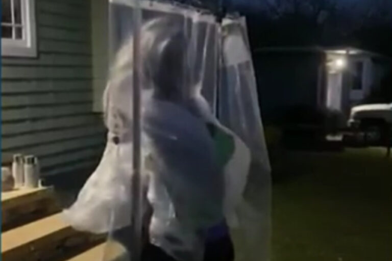 5-year-old builds “hug machine” to comfort teacher with cancer [Video ...